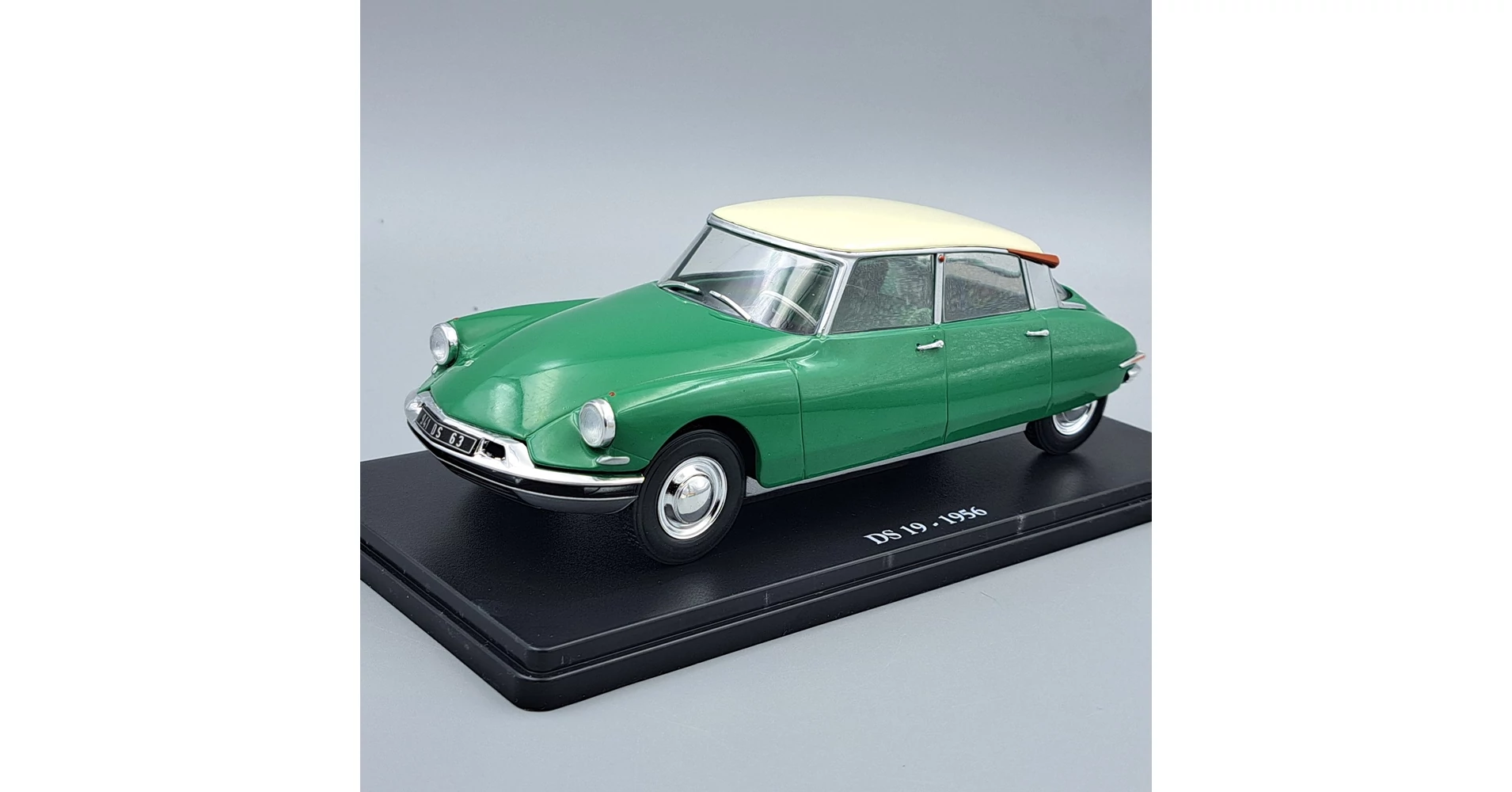Citroen DS19 Break fém modell autó 1:24-es méretben