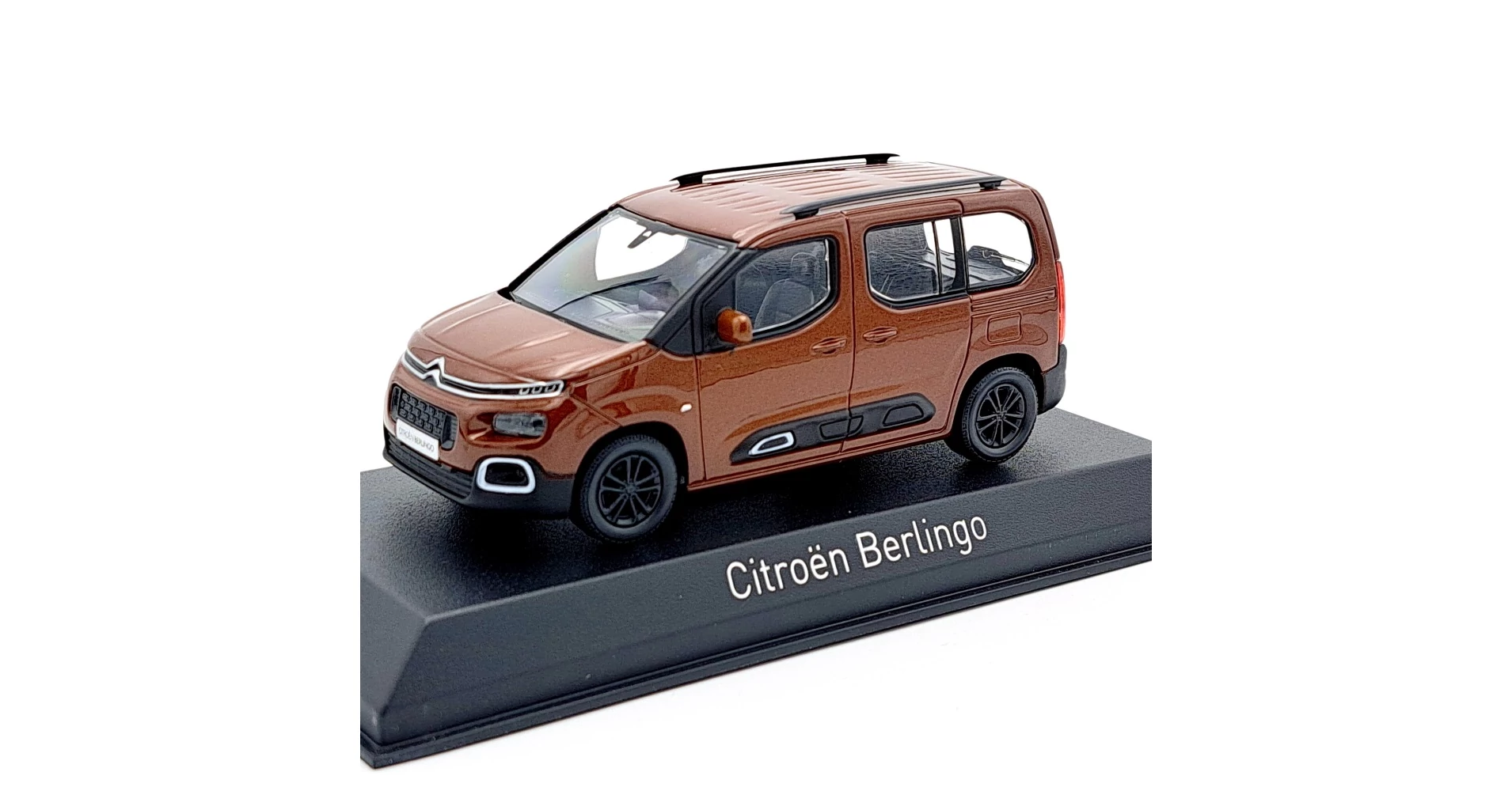 Citroen Berlingo modell autó méretarányos kivitelben