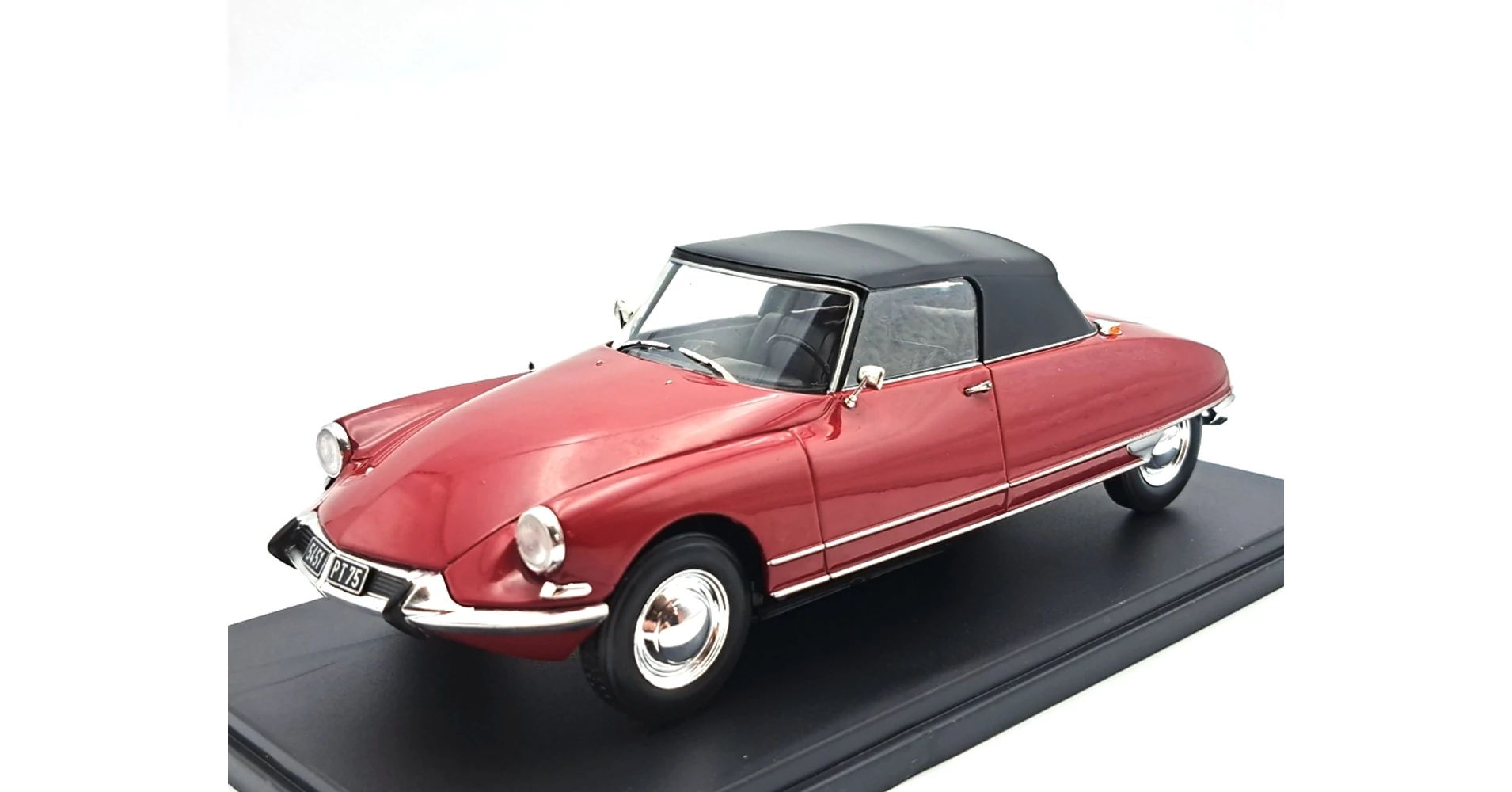 Citroen DS19 Cabriolet 1963 modellautó 1:24 méretarányos kivitelben