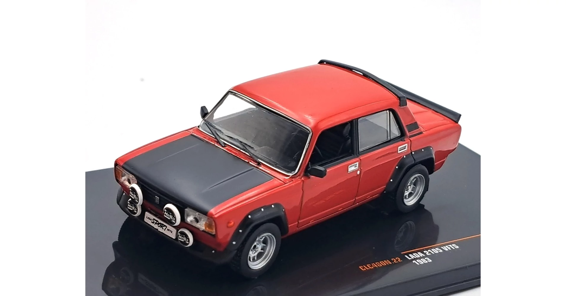 Lada 2105 VFTS IXO modellautó 1:43 méretarány, dobozban és vitrinben