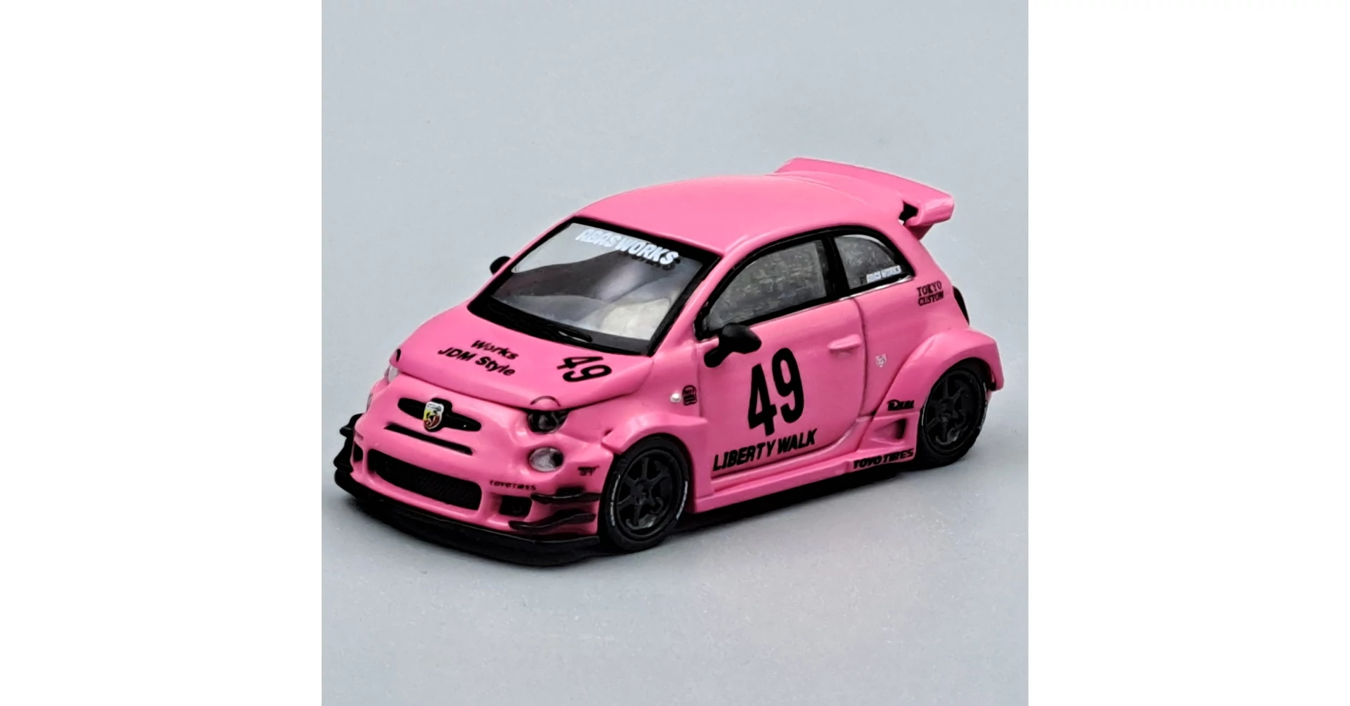 Fiath Abarth 595 pink 1:64 mini Gt 851 – gyűjtői modell