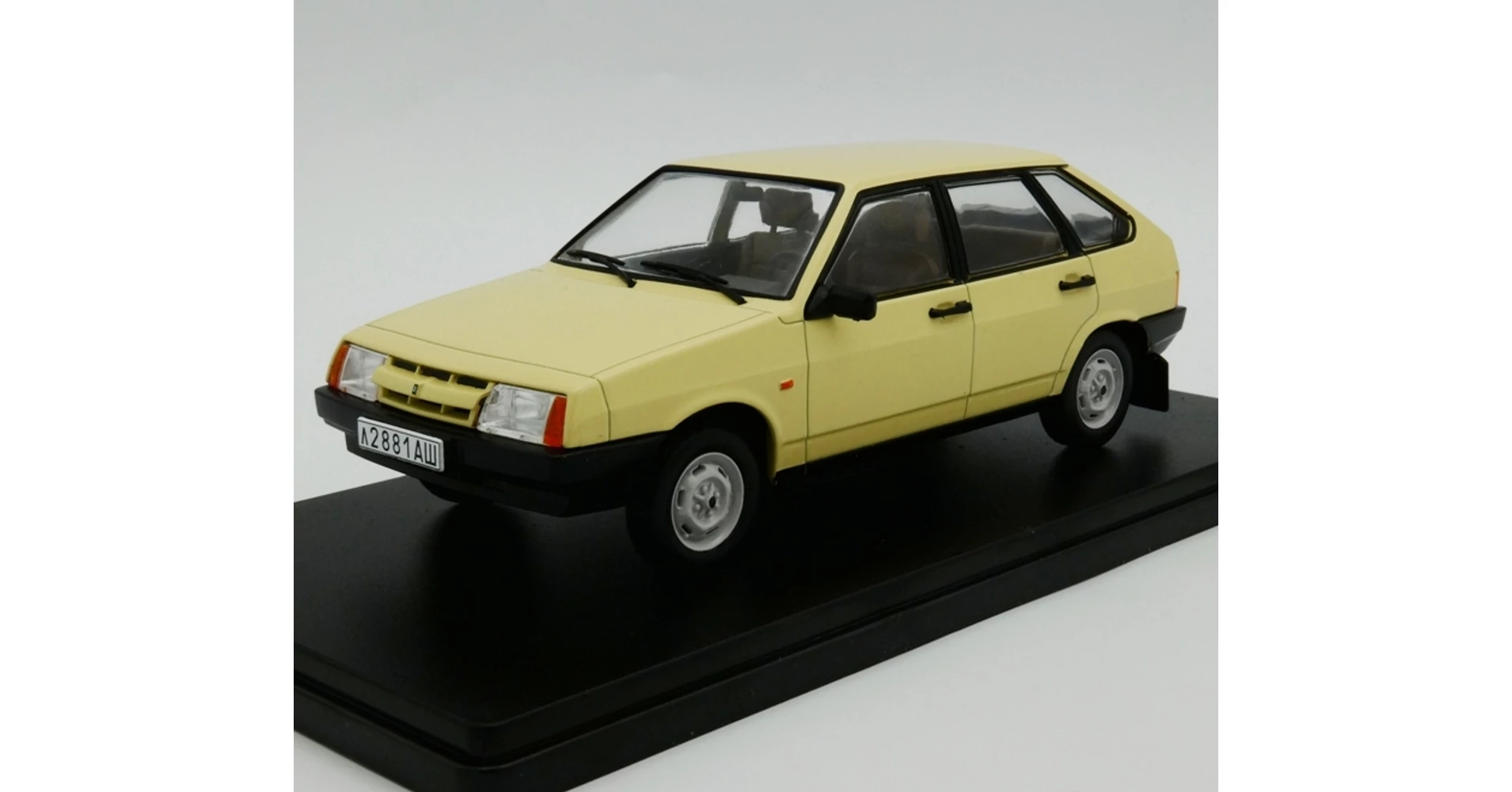 A Lada Samara egy 1:24 méretarányú modellautó.