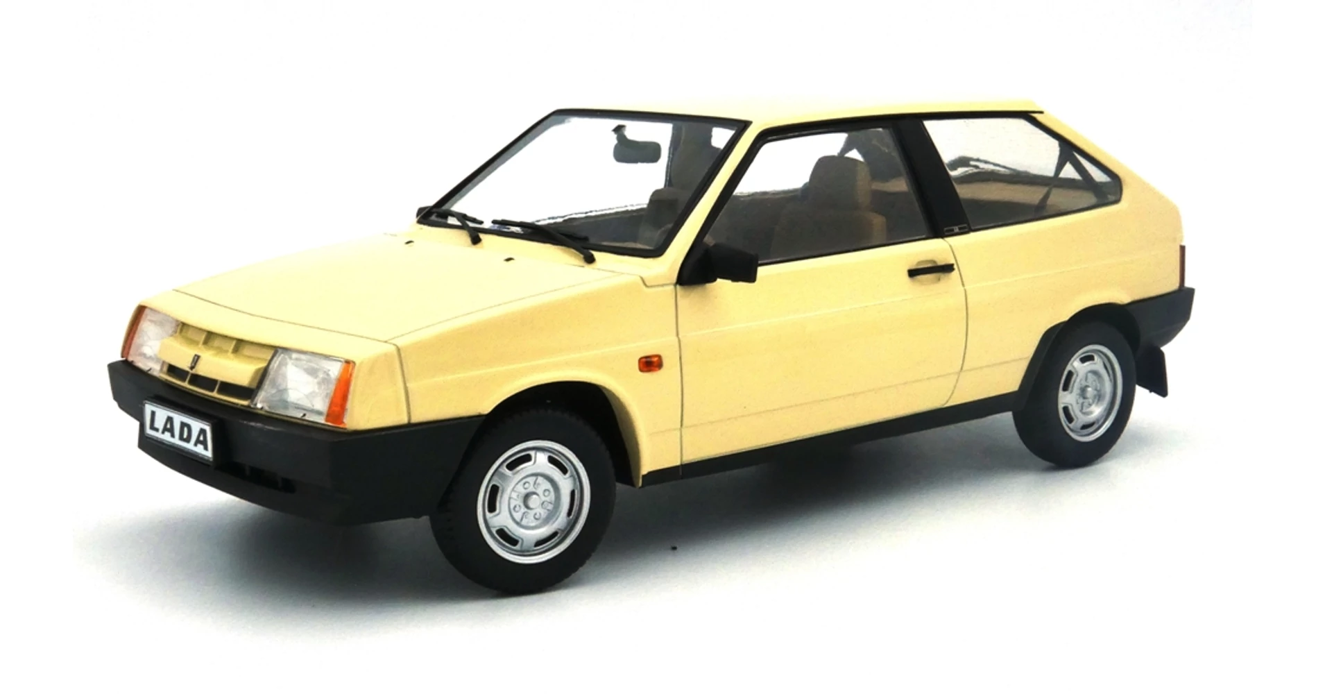 A Lada Samara egy 1:18 méretarányú modellautó gyűjtőknek.