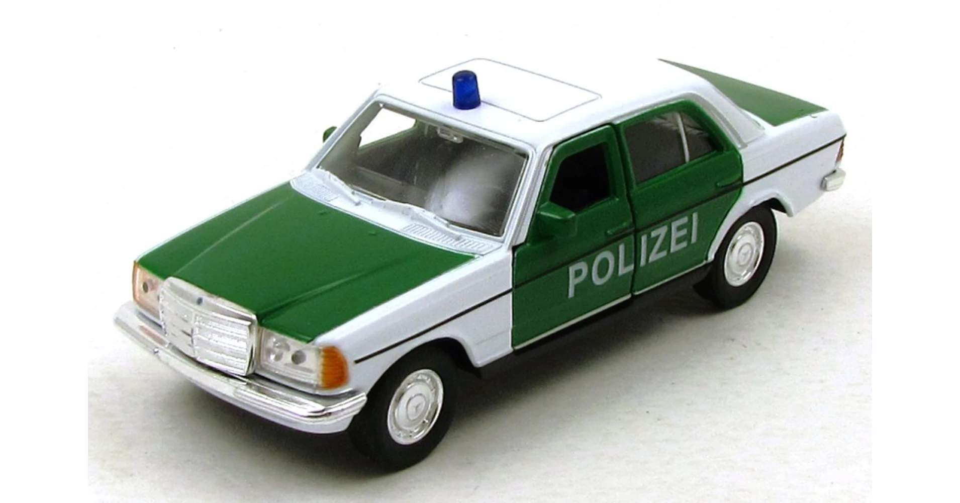 Mercedes-Benz E-Class Polizei a retró autó kategóriában