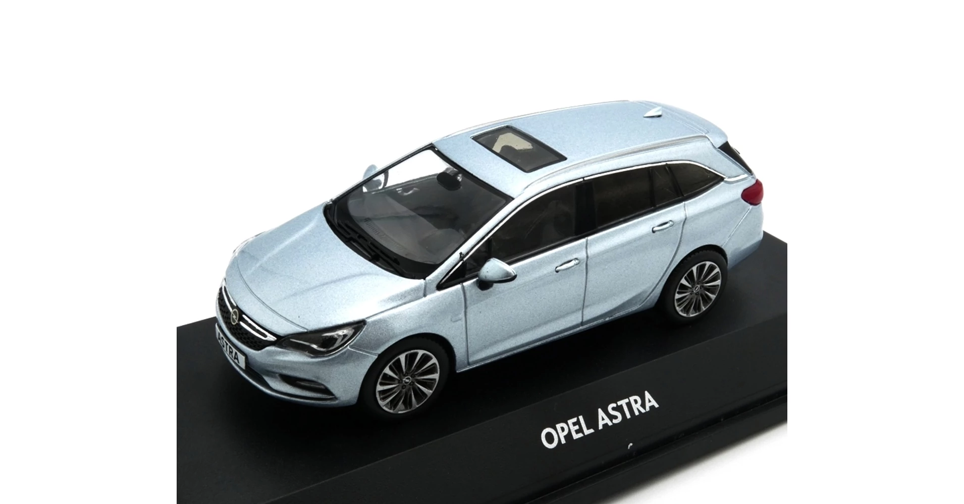 Opel Astra K Kombi fém modell autó.méretarányos kivitelben.