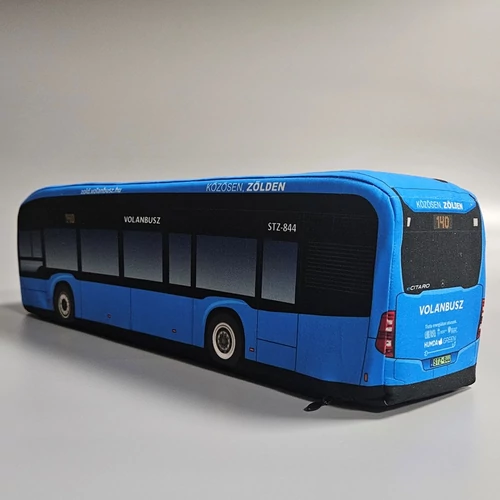 Plüss Mercedes Benz e-Citaro jármű gyerekeknek és felnőtteknek.