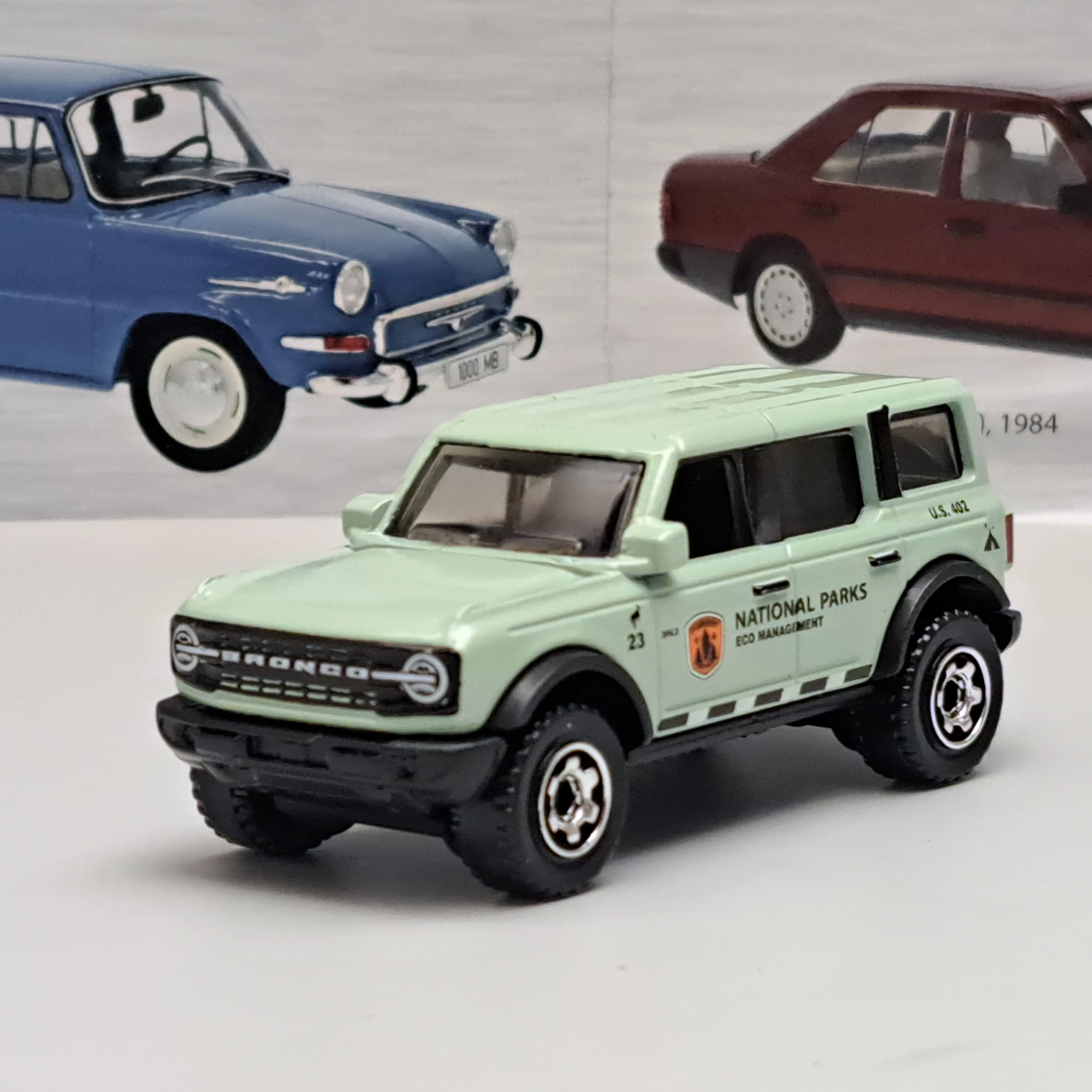 Ford Bronco 2021 modellautó 1:64 méretarányban